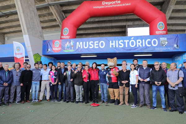 Cerca de 400 Camisetas Son Parte Del Museo Histórico Identidad Puma Del ...